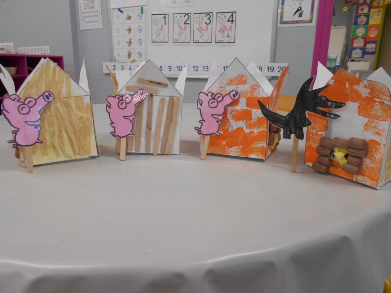 La maison des Trois petits cochons | Ecole Sainte-Anne Plélo